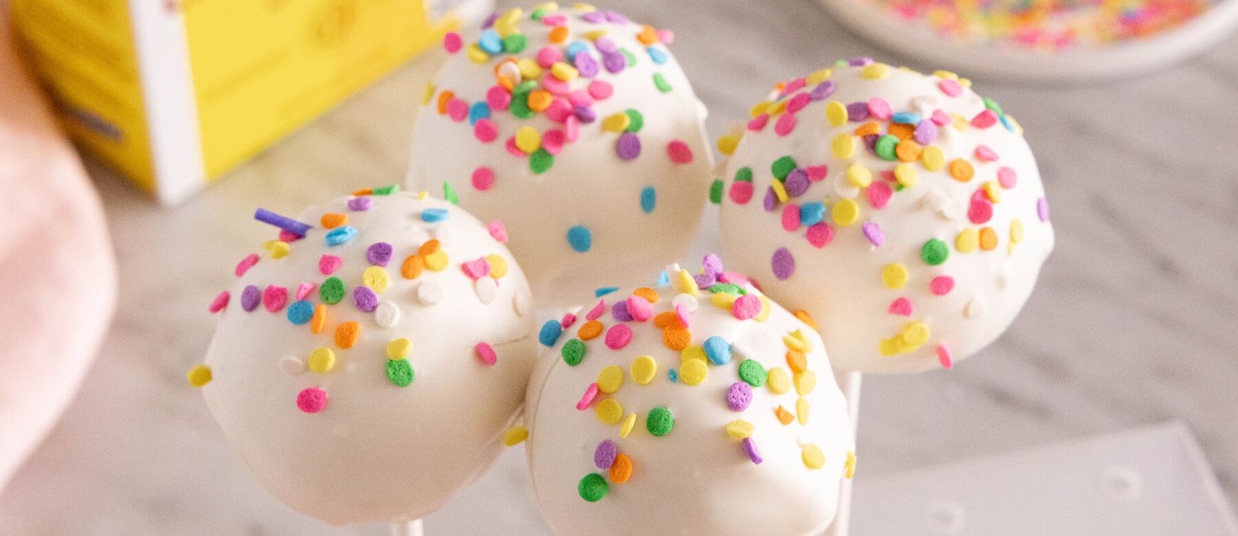 Brown Sugar Vanilla Cake Pops | Domino® Sugar