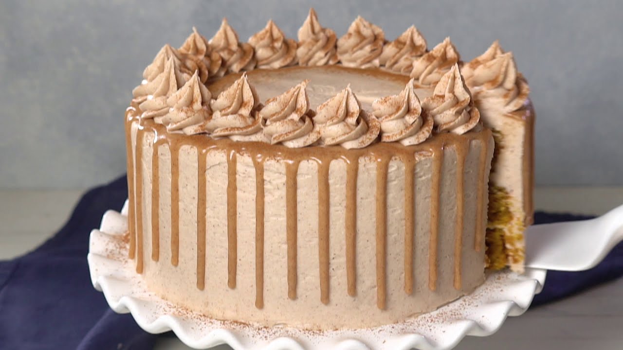 Cinnamon Sugar Swirl Pumpkin Layer Cake | Domino® Sugar