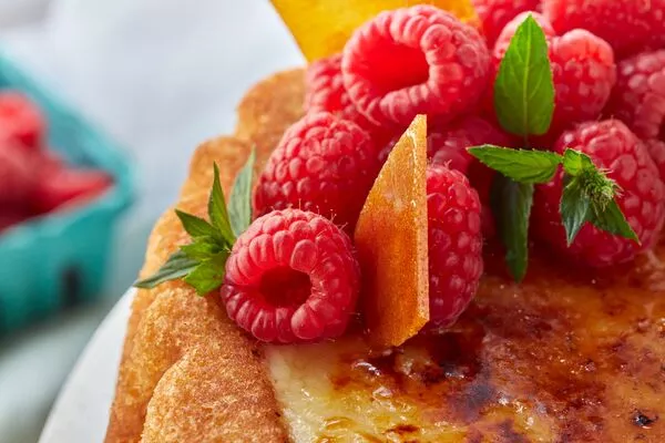 Crème Brulee Cake | Domino® Sugar